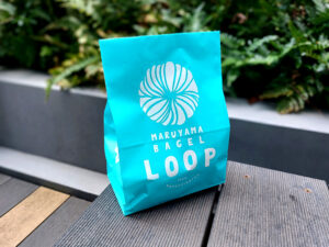 【レポ】渋谷にクロワッサンベーグル店「マルヤマベーグルLOOP」がオープン！北海道で人気の“カリもち食感”ベーグル - シブきち｜井の頭線沿線のローカルメディア