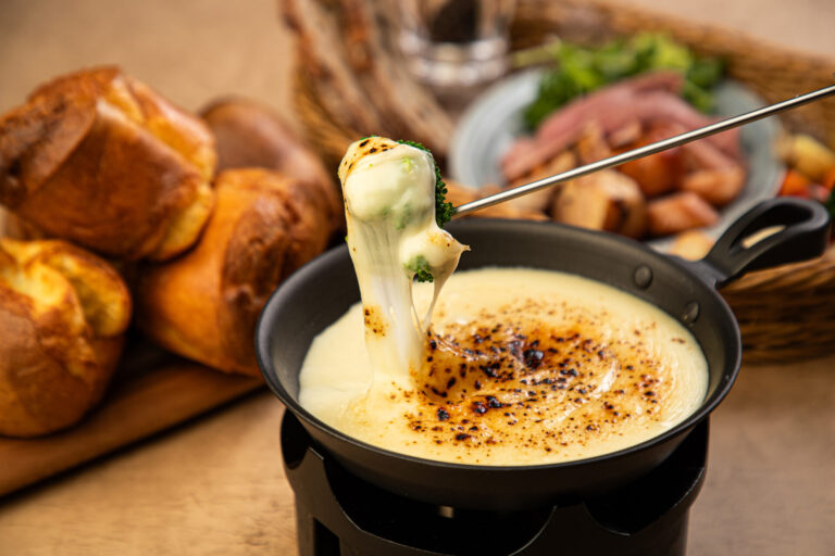 吉祥寺にチーズ料理専門店「チーズテーブル カーニバル」がオープン ポップオーバー食べ放題、店舗限定メニューも展開