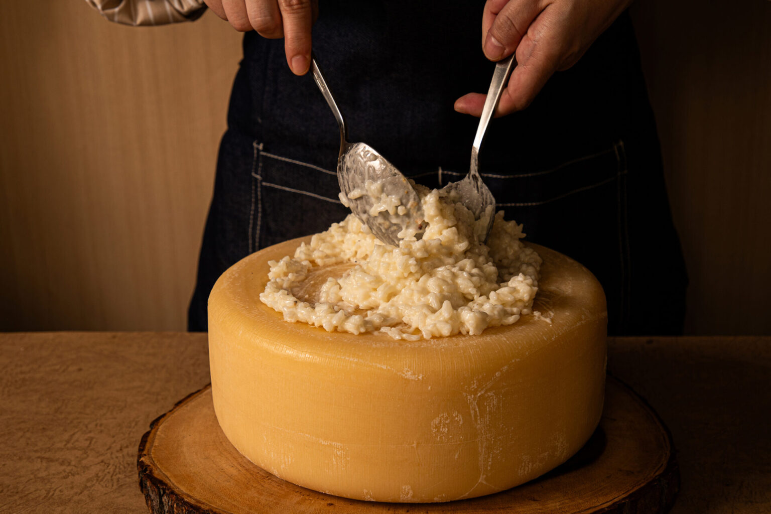 吉祥寺にチーズ料理専門店「チーズテーブル カーニバル」がオープン ポップオーバー食べ放題、店舗限定メニューも展開